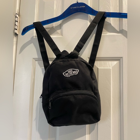 Vans | Bags | Vans Womensgirls Got This Black Mini Backpack Vna3z7wblk ...